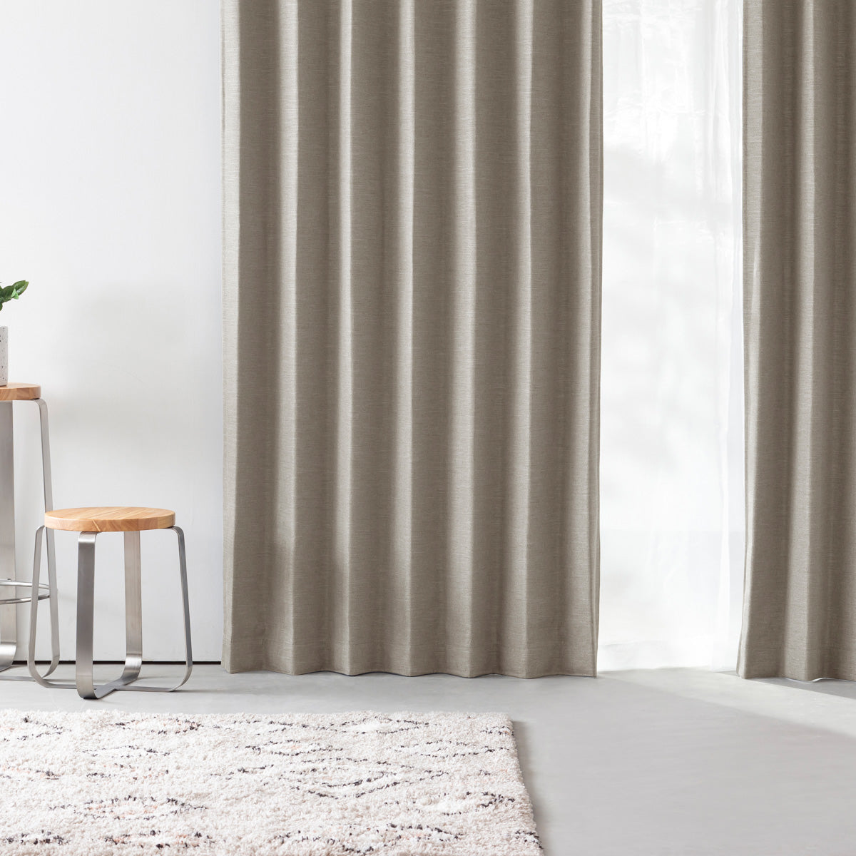 SAMPLE / Elegance - Grayish ゆったりとした 遮光 プリーツカーテン – KANADEMONO