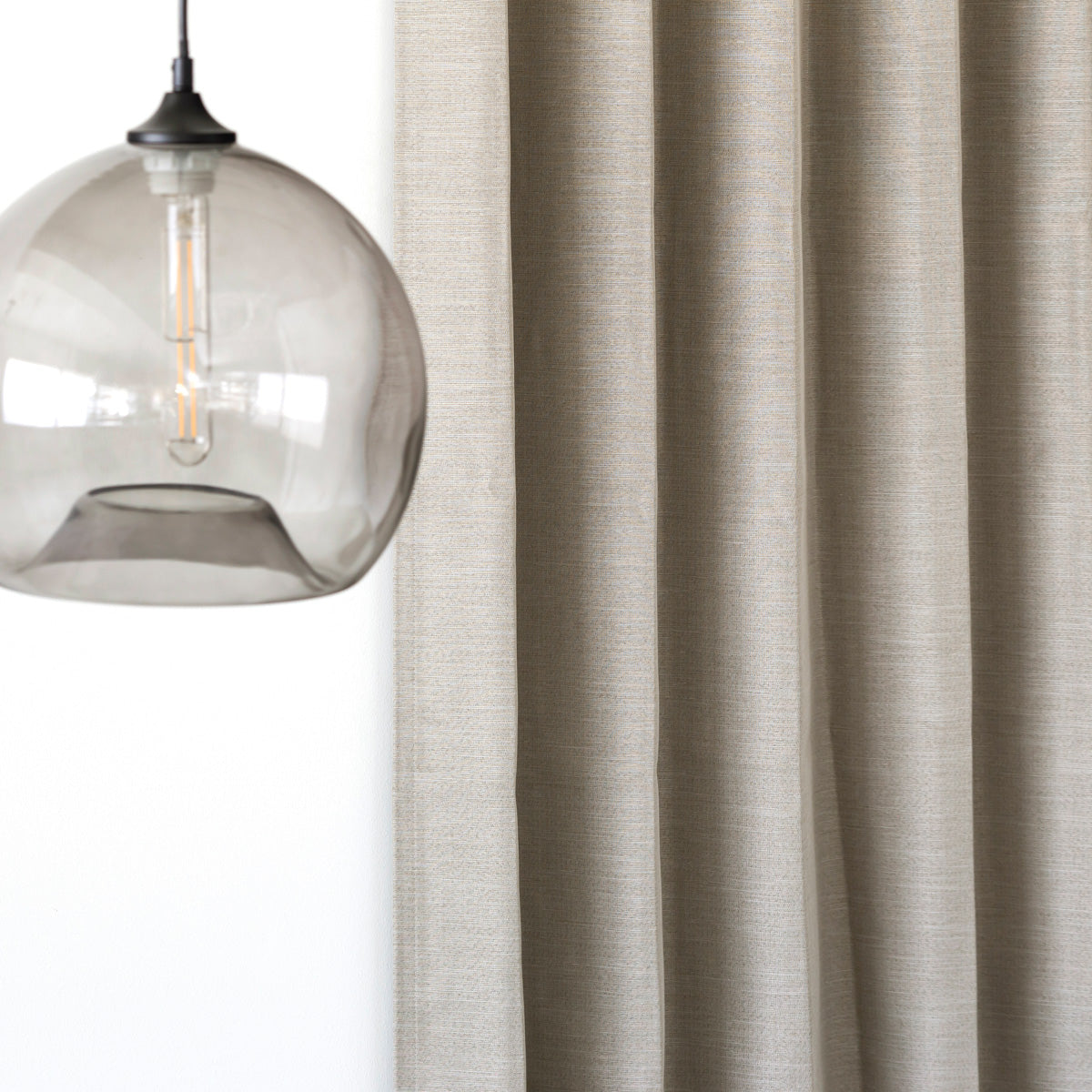 Elegance - Grayish ゆったりとした 遮光 プリーツカーテン – KANADEMONO