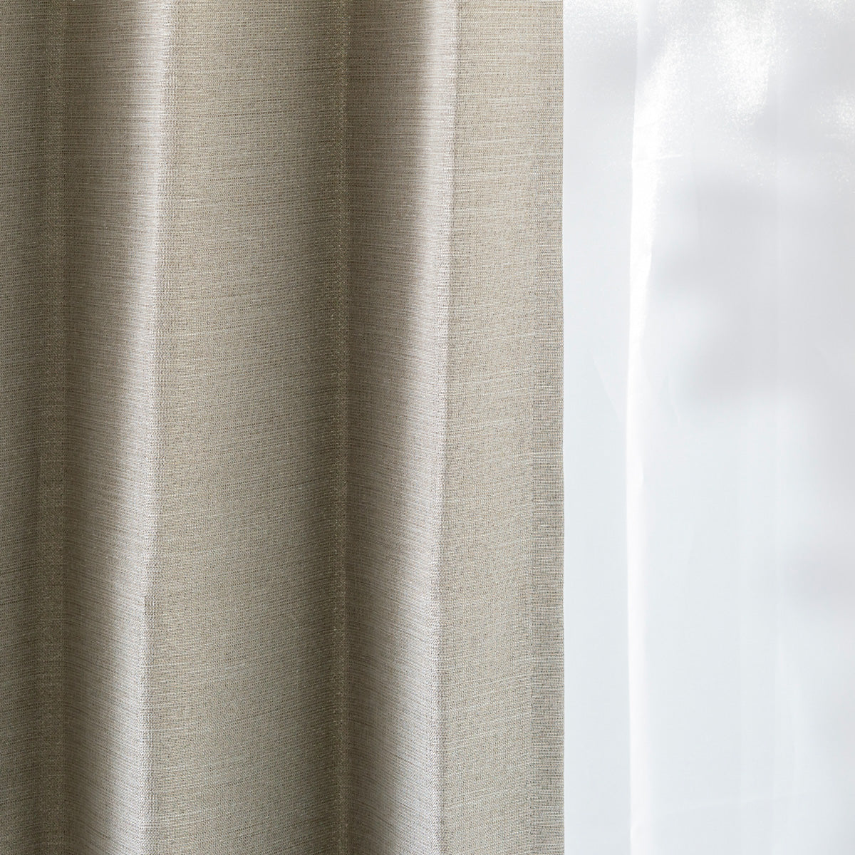 Elegance - Grayish ゆったりとした 遮光 プリーツカーテン – KANADEMONO