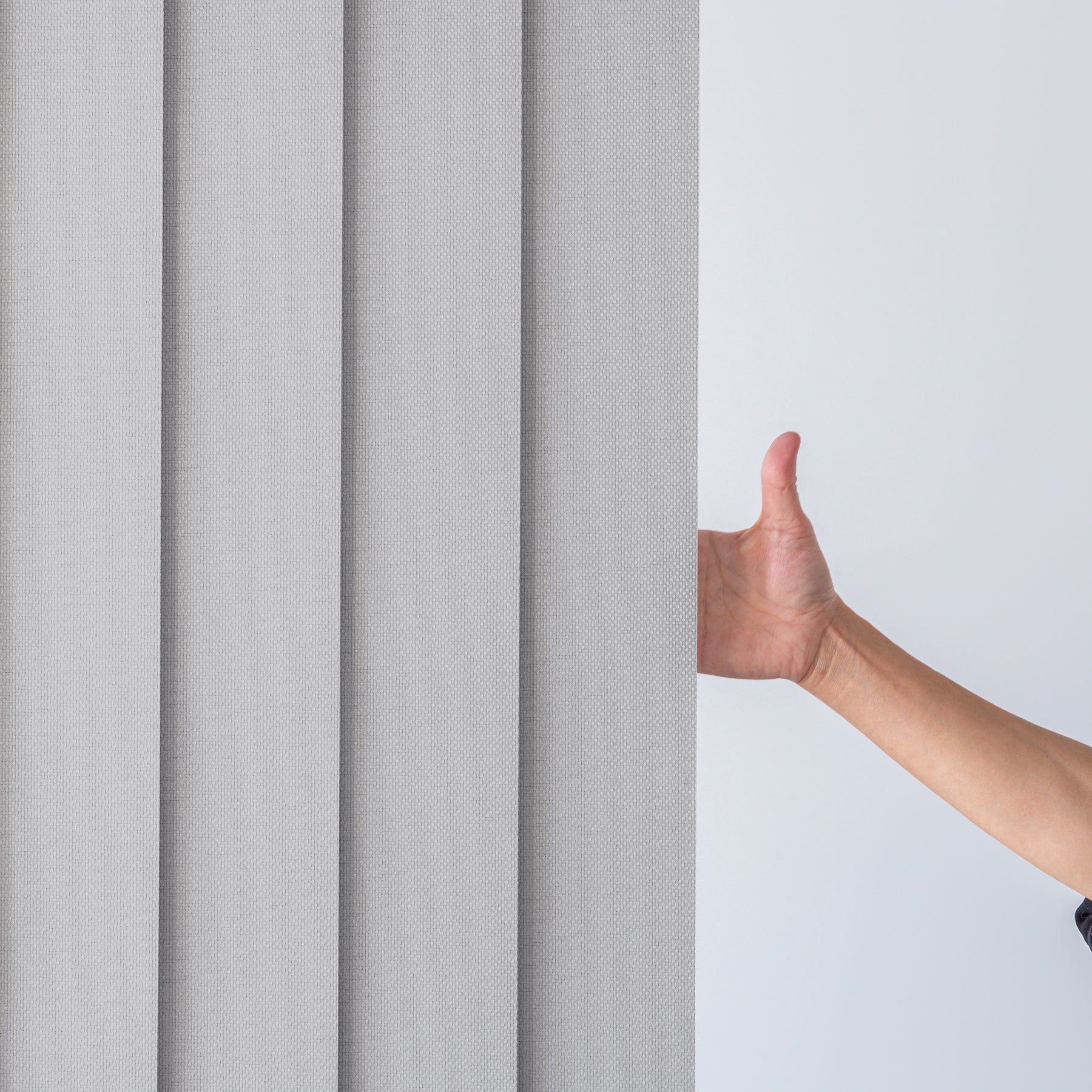 SAMPLE / Elegance - Harmony 柔らかな風合いの 遮光 バーチカルブラインド – KANADEMONO