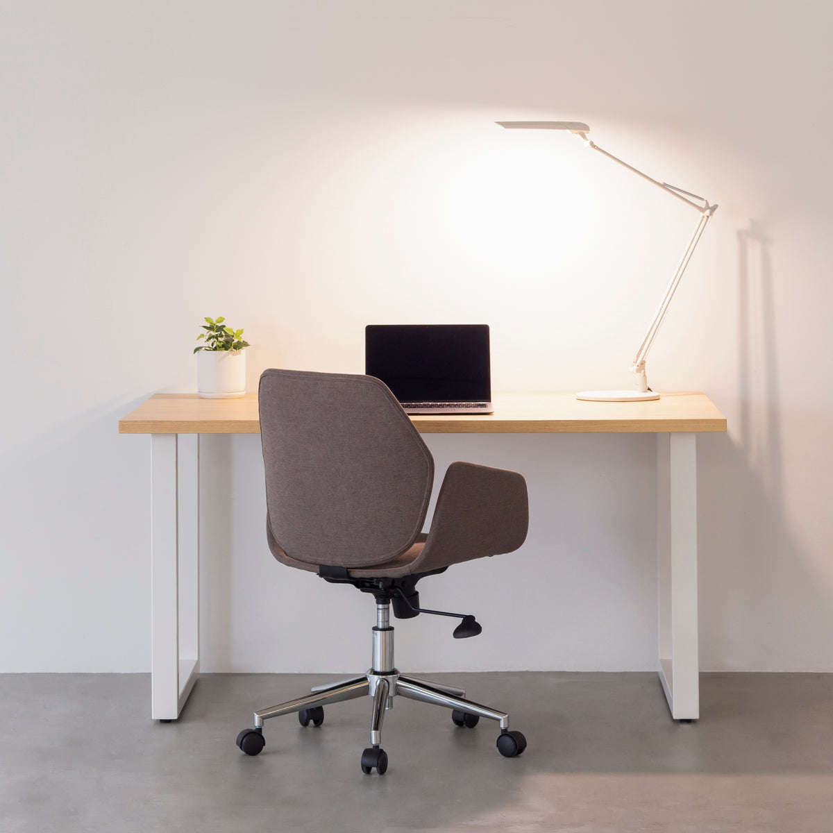 Slim - Stylish Touchless Matte Desk Lamp – KANADEMONO
