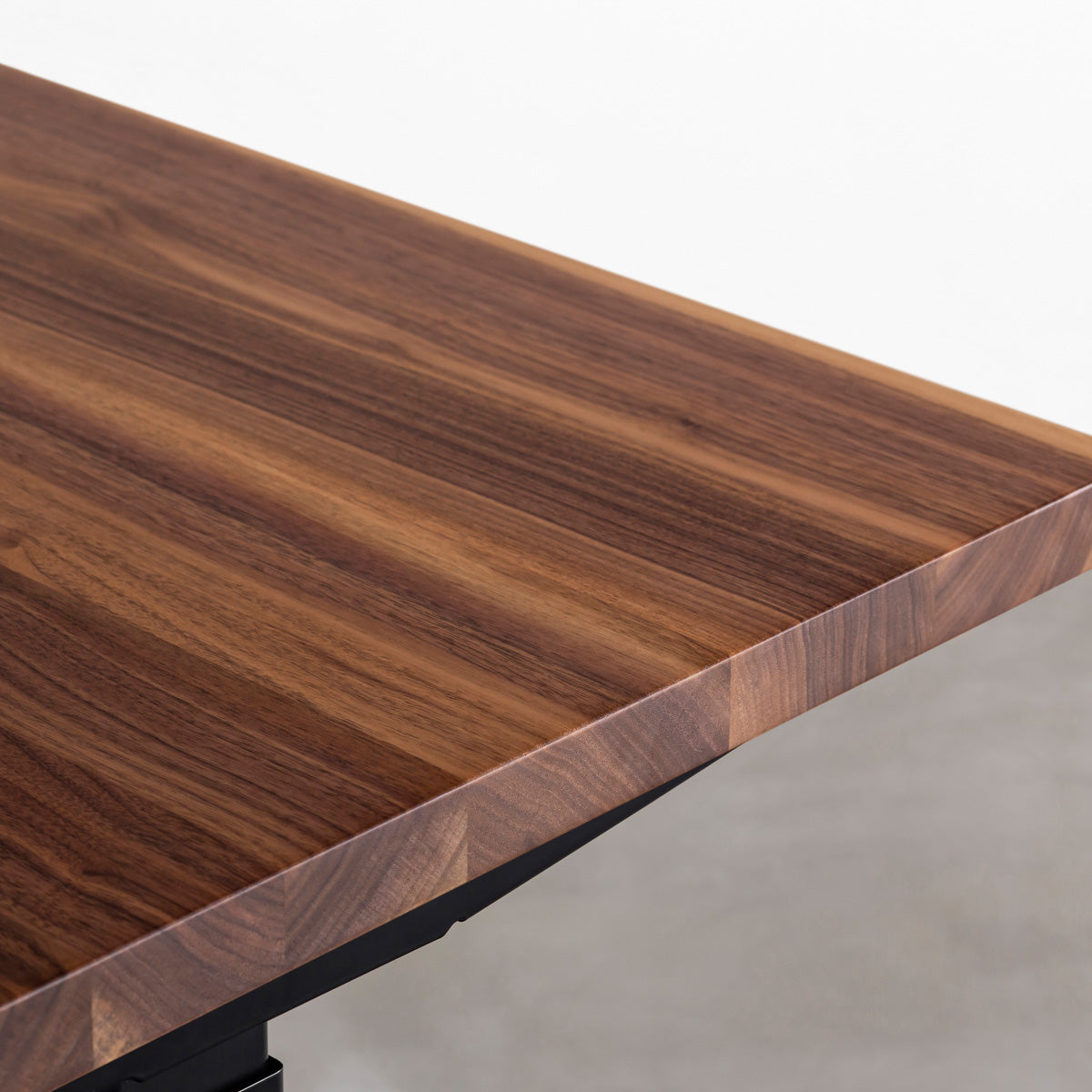 THE TABLE / 無垢 ウォルナット × スマート電動昇降脚 – KANADEMONO