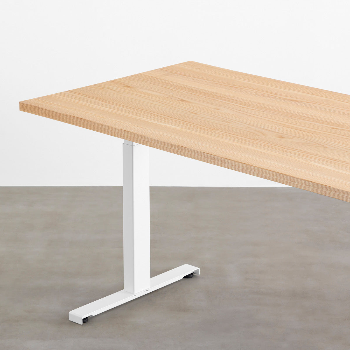 THE TABLE / 無垢 ホワイトアッシュ × スマート電動昇降脚 – KANADEMONO