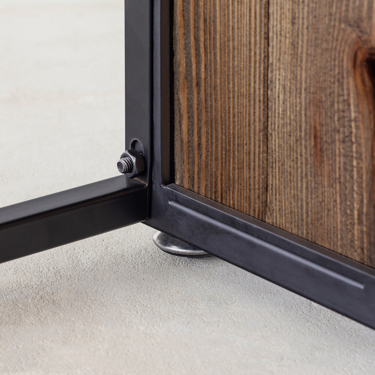 【法人向け】Aged Pine Wood × Iron ヴィンテージスタイル パーテーション・仕切り（ワイヤーメッシュ） – KANADEMONO