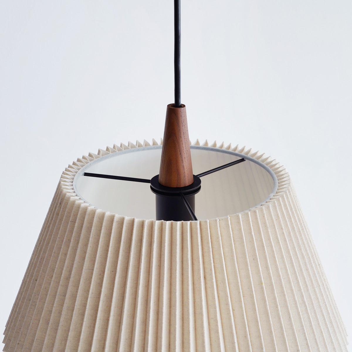 Fabric × Wood プリーツデザイン ペンダントライト – KANADEMONO