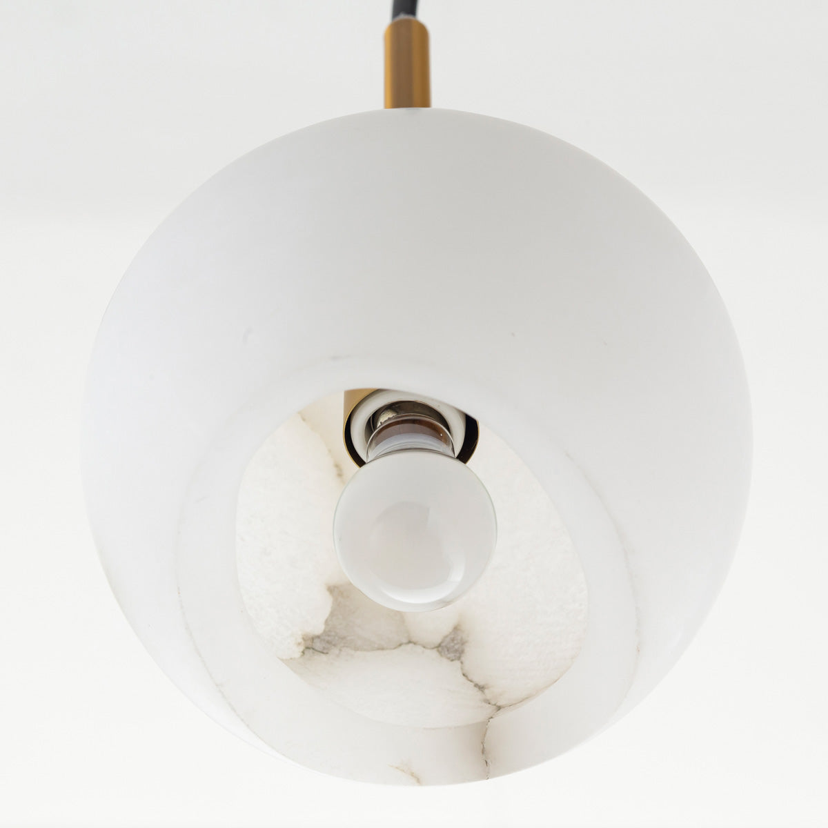 White × Round 天然の鉱石をつかった ペンダントライト – KANADEMONO