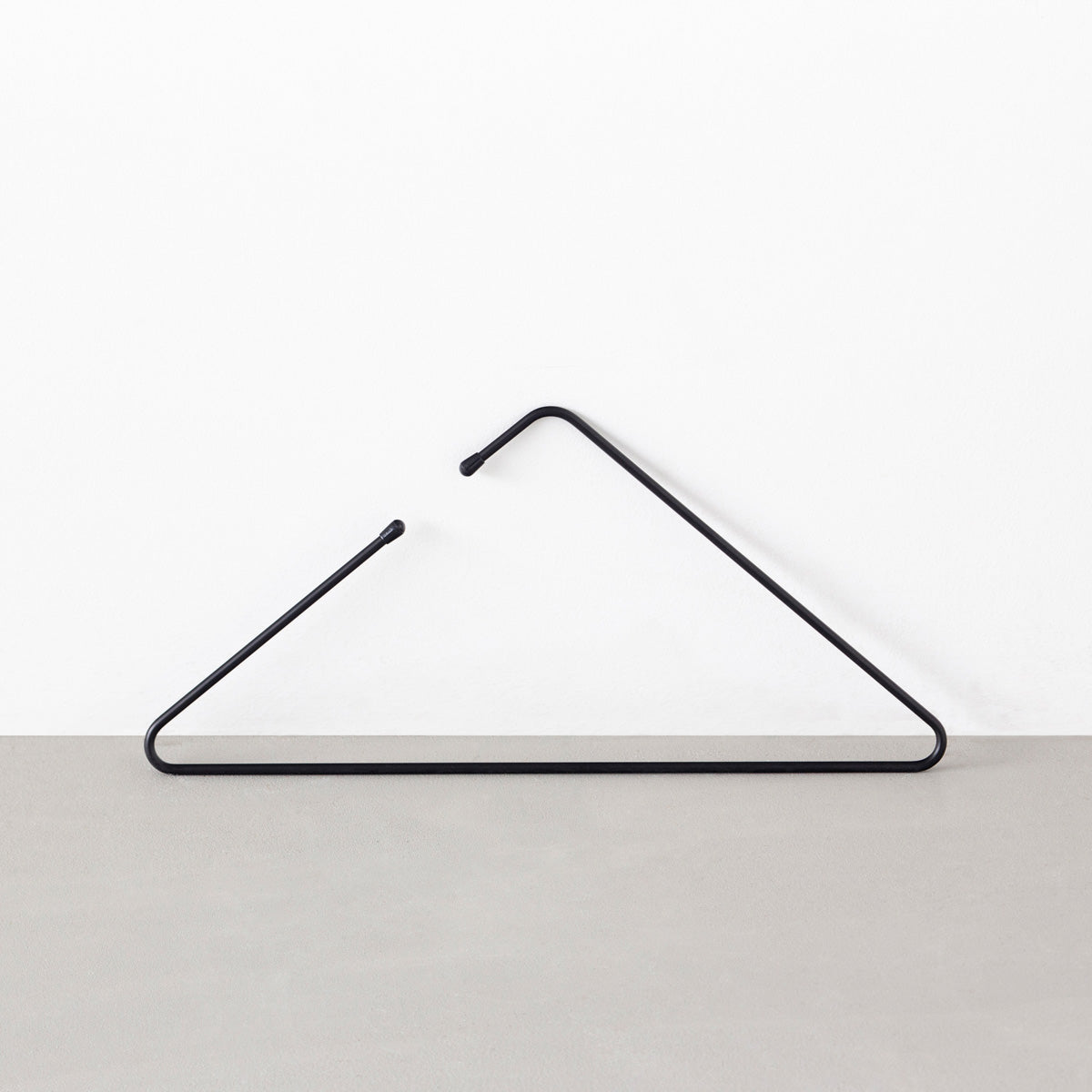 シンプル アイアン ハンガー 10本セット type A – KANADEMONO