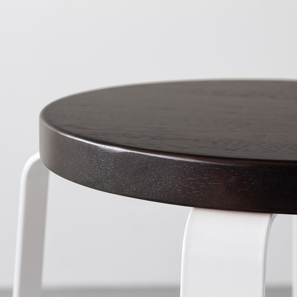 THE STOOL / ラバーウッド ブラックブラウン × White Steel High – KANADEMONO