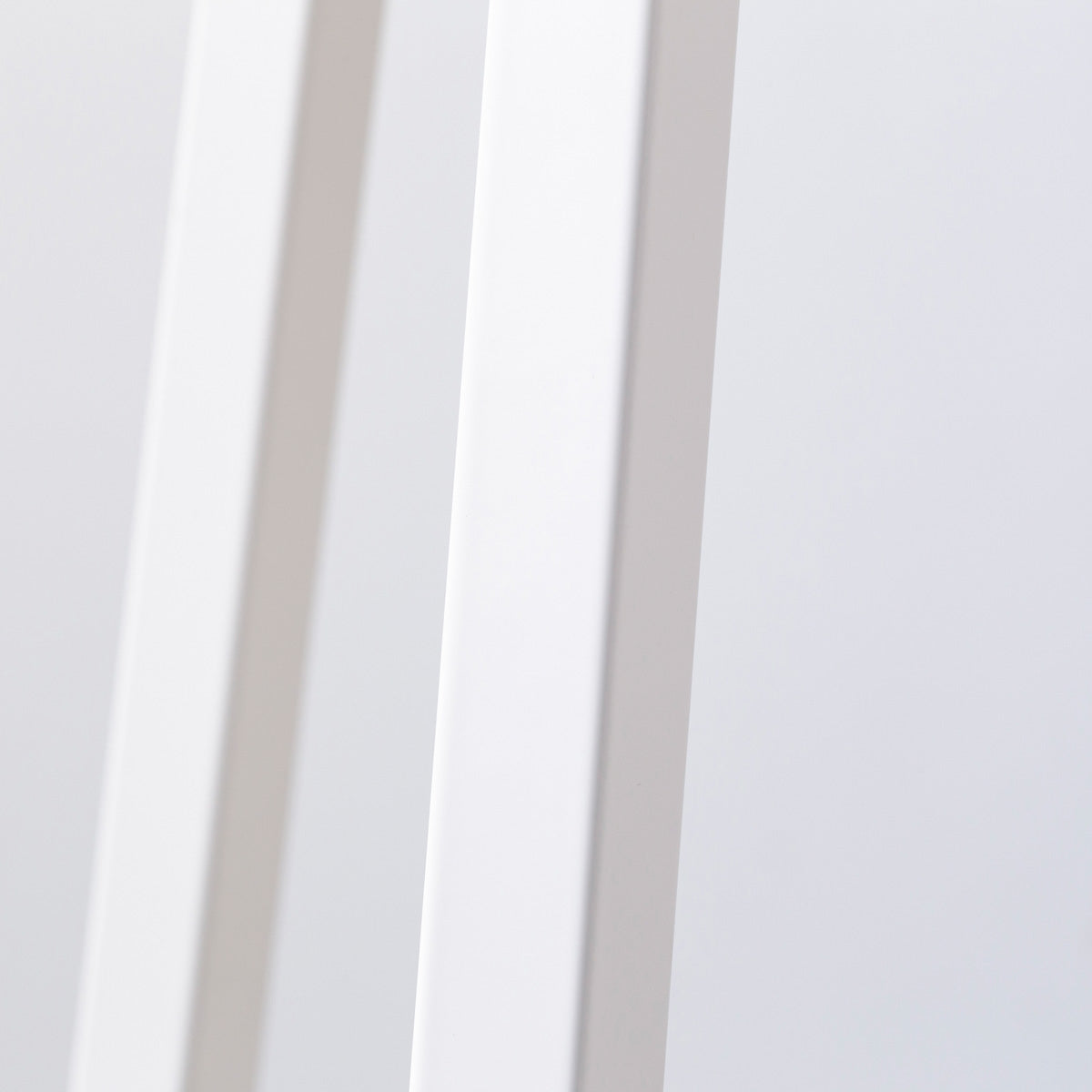 THE STOOL / 無垢 ウォルナット × White Steel Standard – KANADEMONO