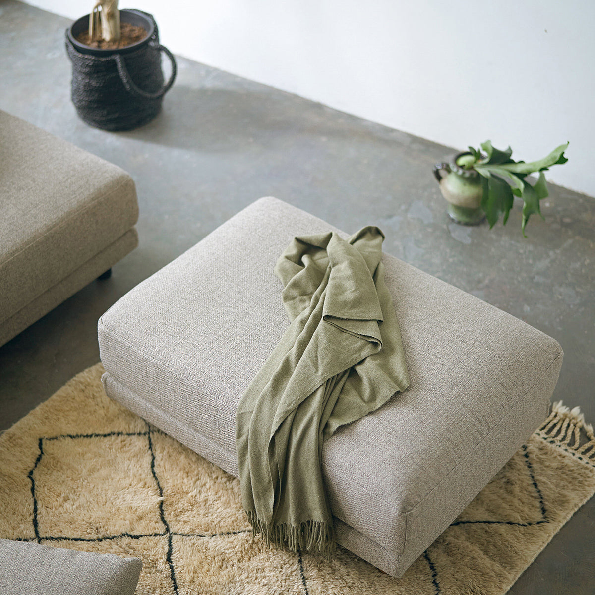 Oak × Fabric ボリューミー ユニットソファ Ottoman – KANADEMONO