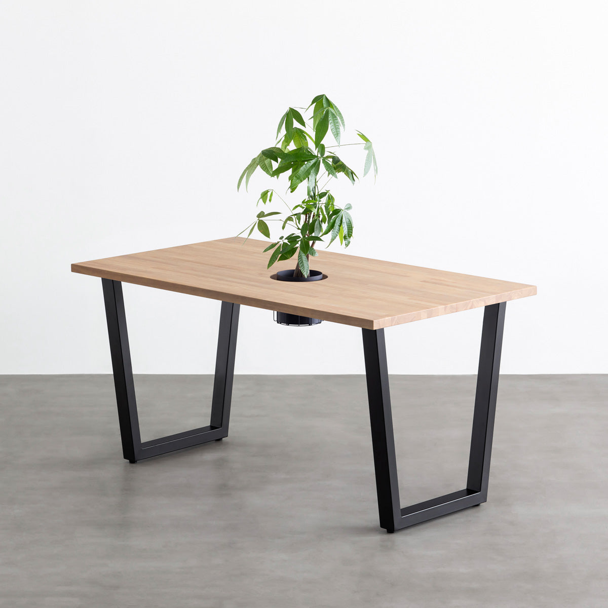 THE TABLE / ラバーウッド アッシュグレー × Black Steel ワイヤーバスケット＋鉢カバー付き – KANADEMONO