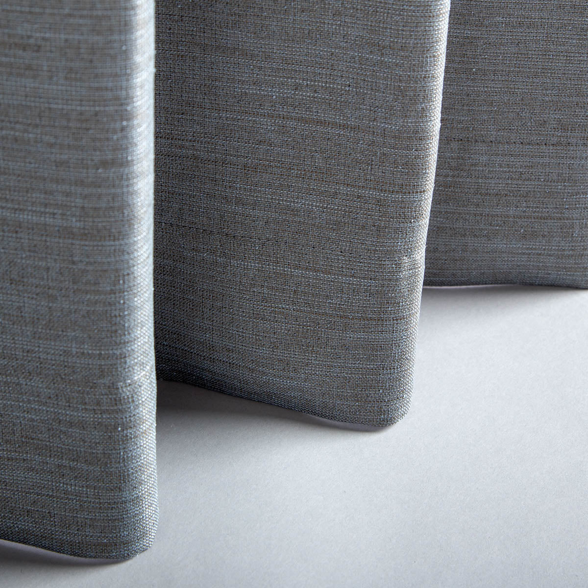 Elegance - Grayish ゆったりとした 遮光 プリーツカーテン – KANADEMONO