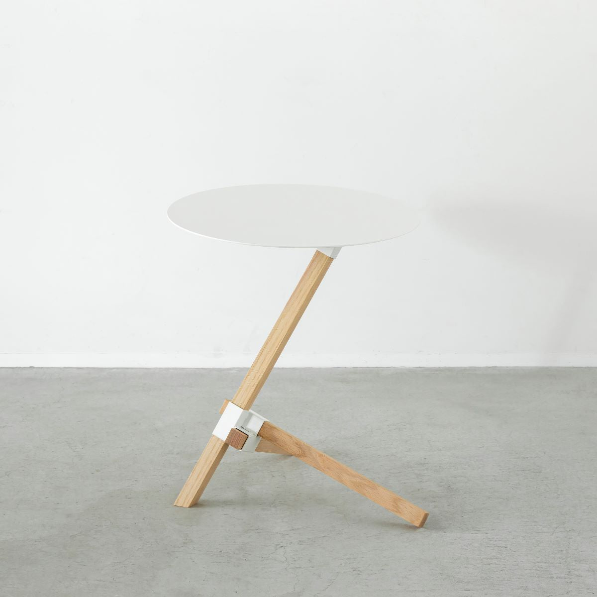 TRE Side Table – KANADEMONO