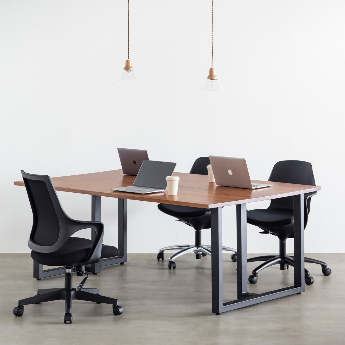 Low - Style All Black 座面を低くできる デスクチェア – KANADEMONO