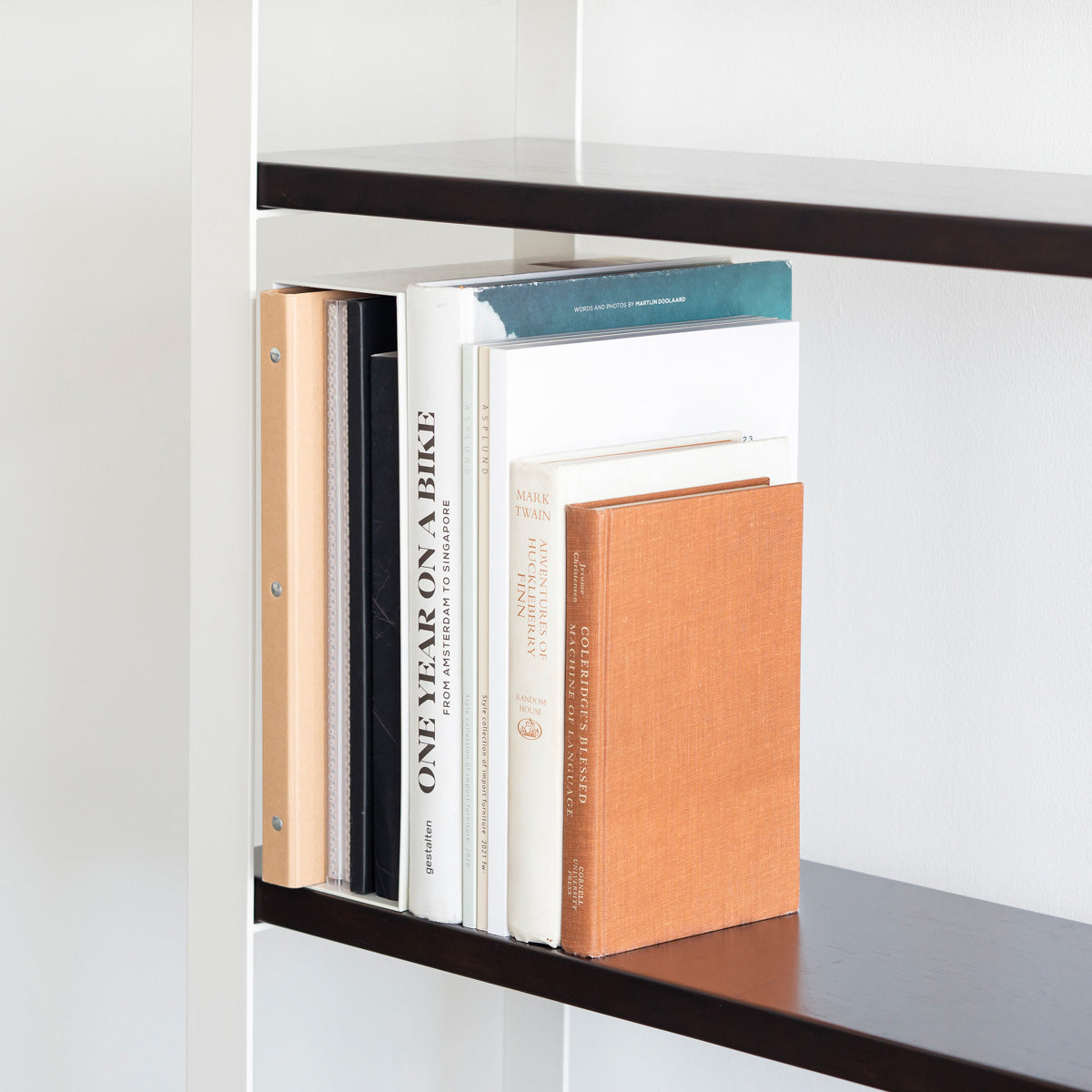 THE SHELF / ラバーウッド ブラックブラウン × White Steel – KANADEMONO