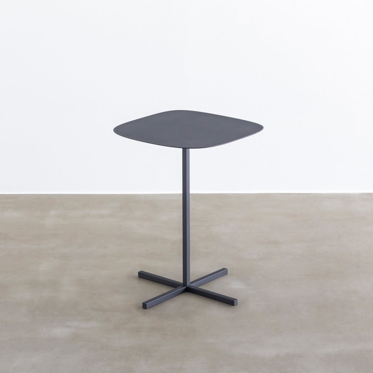 DUENDE SOLID STEEL TABLE マルチに使える サイドテーブル – KANADEMONO